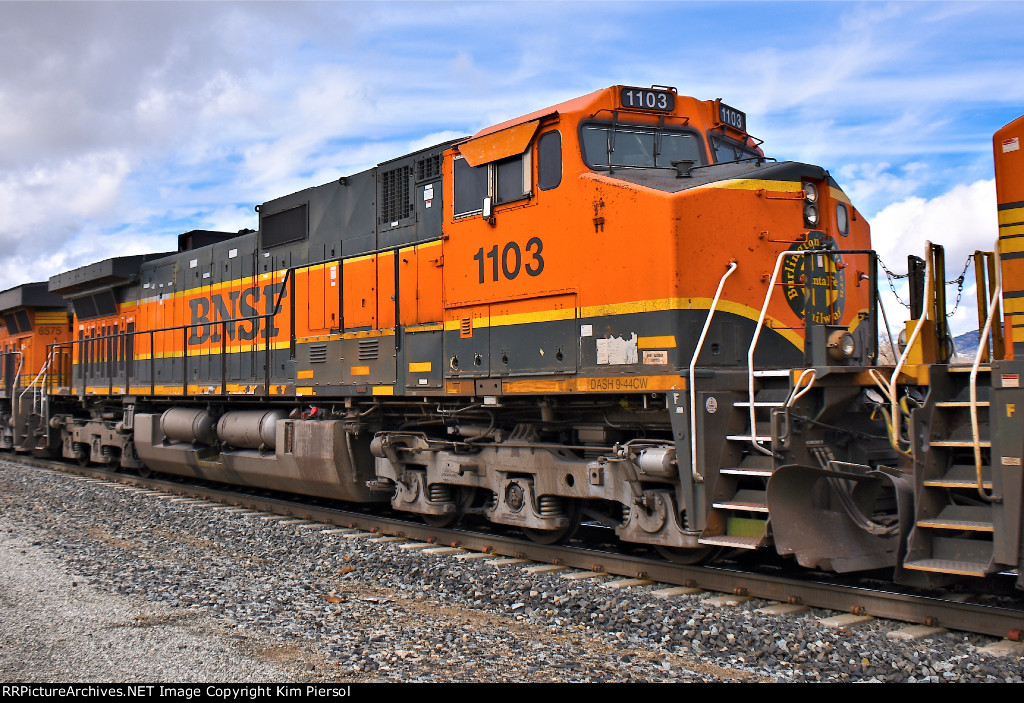 BNSF 1103
